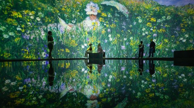 An immersive Monet experience